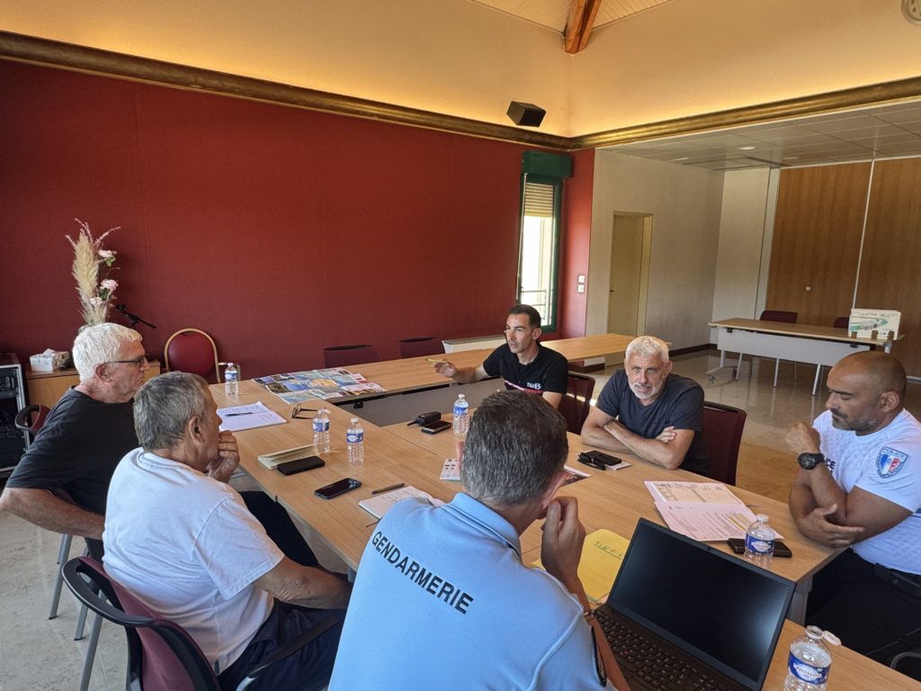 [Sécurité estivale dans les Calanques de la Vesse et Niolon] — Le Maire ...